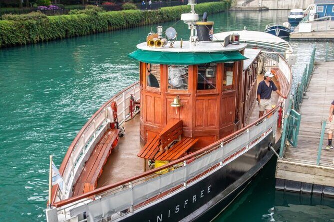 Chicago River Architecture Tour Aboard a Historic Yacht - An In-Depth Look at the Tour Experience