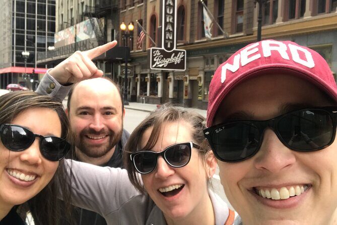 Chicago Scav Hunt - Discover Chicago Differently with the Scavenger Hunt