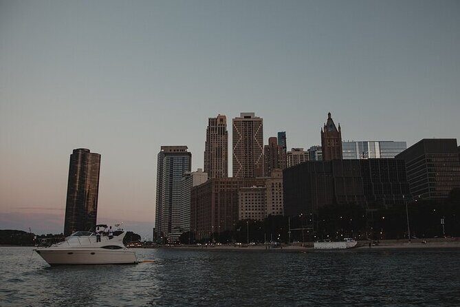 Chicago Shoreline Adventure Boat Tour - The Guide and Experience Quality