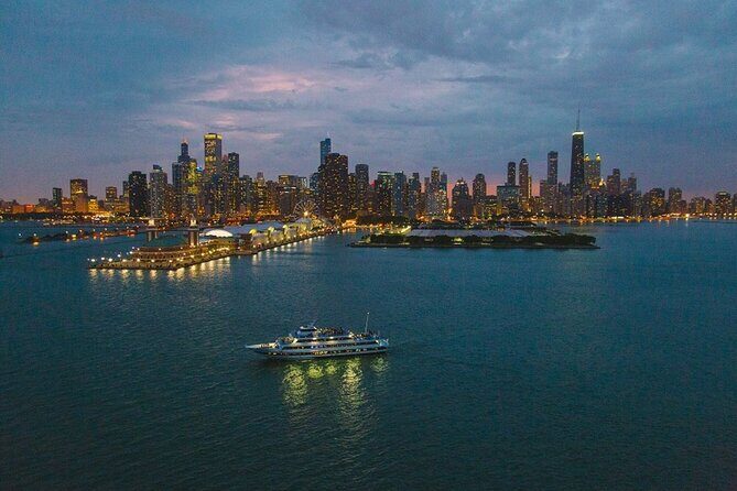 Chicago Signature Dinner Cruise on Lake Michigan - Key Points