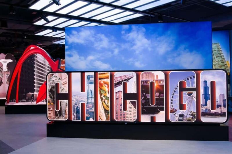 Chicago: Skydeck Ticket and Deep Dish Pizza Dinner - An Elevated Dining Experience in the Heart of Chicago