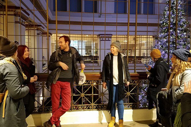Chicago-Style Holiday Hike: Festive Food and Walking Tour - Practical Details and What to Expect