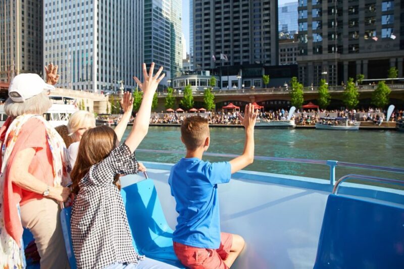 Chicago: Summer Fireworks Cruise with 3D Glasses and Music - An Overview of the Experience