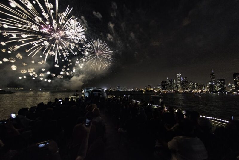 Chicago: Summer Fireworks Cruise with 3D Glasses and Music - The Value for Travelers
