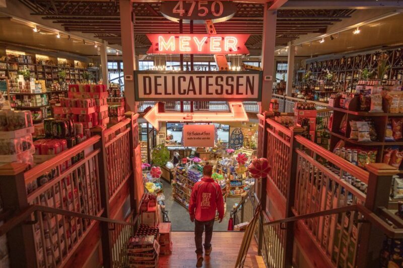 Chicago: The Ultimate Foodie Walking Tour with Tasty Stops - Detailed Breakdown of the Itinerary