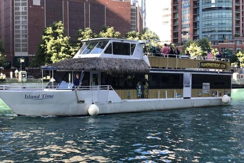 Chicago: Tiki Bar Cruise on Chicago River or Lake Michigan - The Experience in Detail