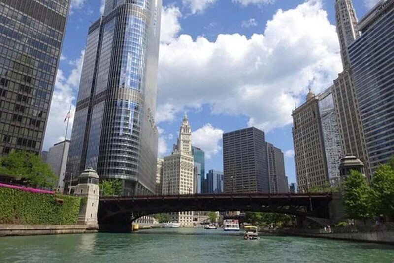 Chicago: Tiki Bar Cruise on Chicago River or Lake Michigan - Who Should Consider This Cruise?
