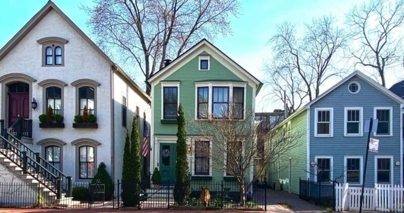 Chicago: Workers Cottages of Oldtown Triangle Walking Tour - Key Points