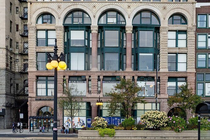 Chicago's Dark Side Self-Guided Smartphone Walking Tour - Detailed Exploration of the Tour Experience