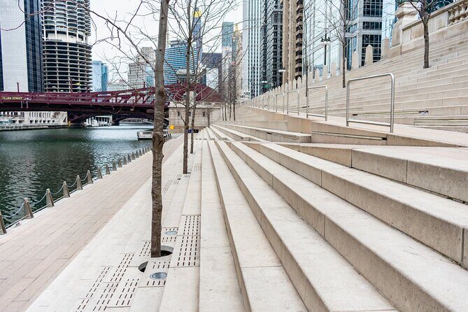 Chicago's Dark Side Self-Guided Smartphone Walking Tour - Authentic Perspectives from Reviewers