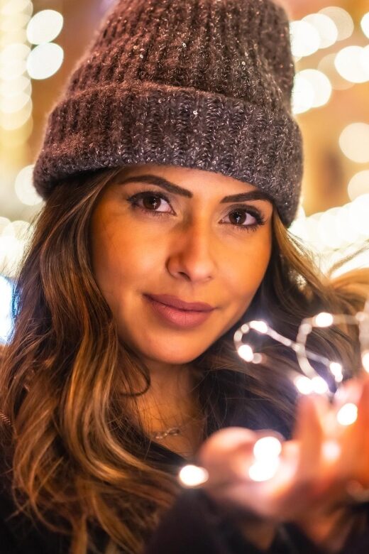 Chicagos Festive Lights: A Magical Christmas Journey - Who Will Love This Experience?