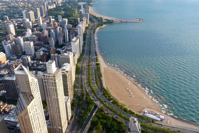 Chicago's Gold Coast Hidden History: A Self-Guided Audio Walk - Exploring the Landmarks
