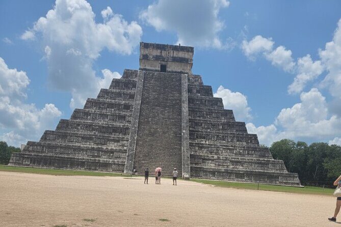 Chichen Itza Day Tour with Breakfast and Drinks Included - Key Points
