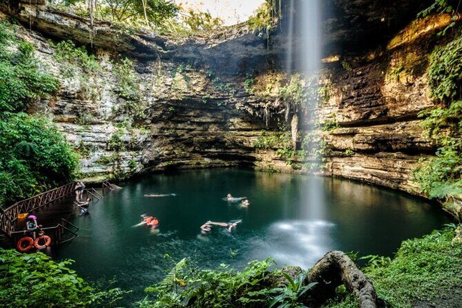 Chichen Itza Exclusive Tour, Cenote, Magical Town & Buffet - Transportation and Group Dynamics