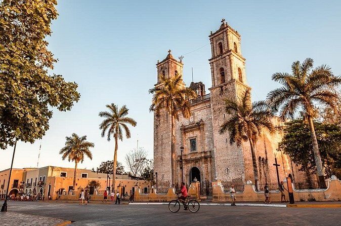 Chichen Itza Family Tour with Cenote and Lunch , private bus - The Sum Up