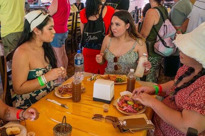 Chichen Itza guided, transport and lunch + cenote and Valladolid. - Key Points