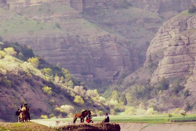 CHILDUKHTARON - miraculous mountain, One-day tour - A Detailed Look at the Childukhataron One-Day Tour