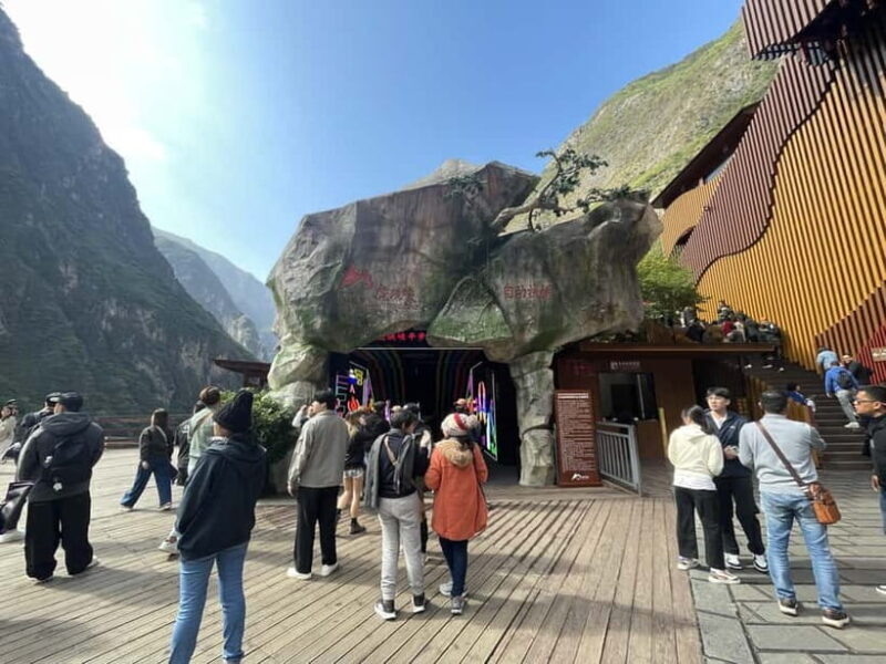 China Shangri-La Tiger Leaping Gorge : A Canyon Adventure - Key Points