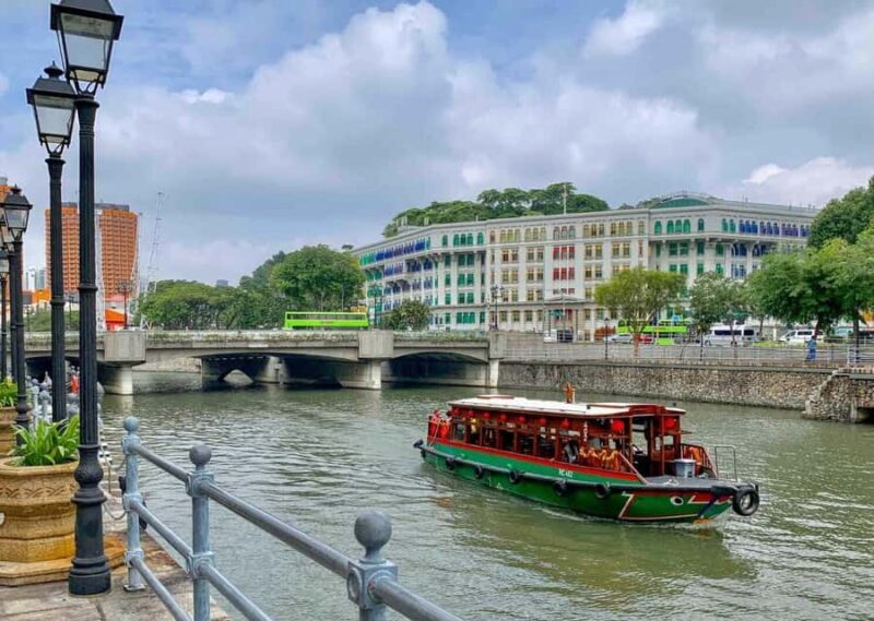 Chinatown Food Tour, River Cruise & 2 top-visit Light Shows - Part 1: Chinatown Food & Heritage Trail