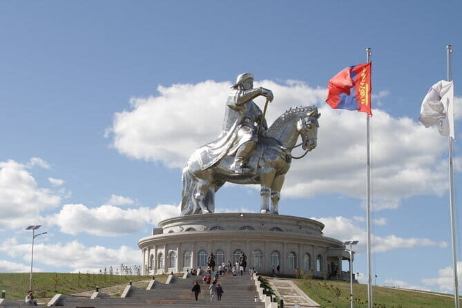 Chinggis Khaan Statue Complex and Sain Nomun Monastery Tour - Why This Tour Is a Good Deal