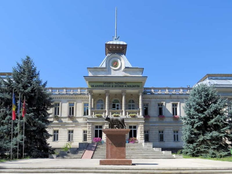 Chisinau Walking Tour with Local Guide - The Experience: What to Expect from the Chisinau Walking Tour