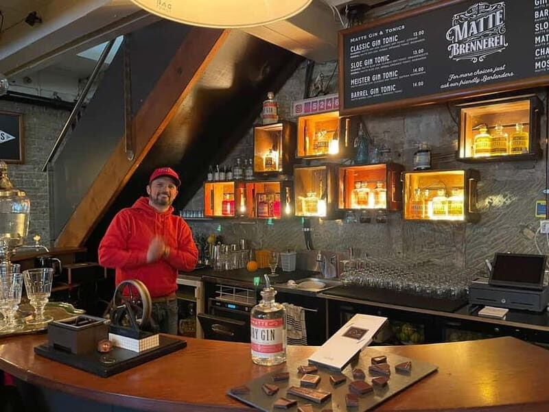 Chocolate and liquor fun in Bern with tasting - Münsterplatz and Bernese Hiking