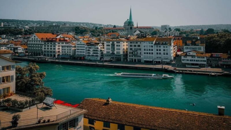 Chocolate, Art, and History walking tour of Zurich - Key Points