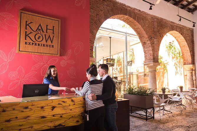 Chocolate-making experience & Colonial Zone walking tour - Key Points