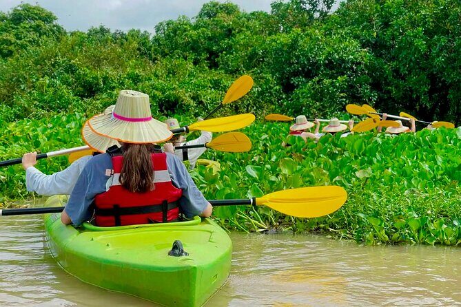 Chong Kneas Floating Village Rowing Boat Tour on Tonlé Sap Lake - Key Points