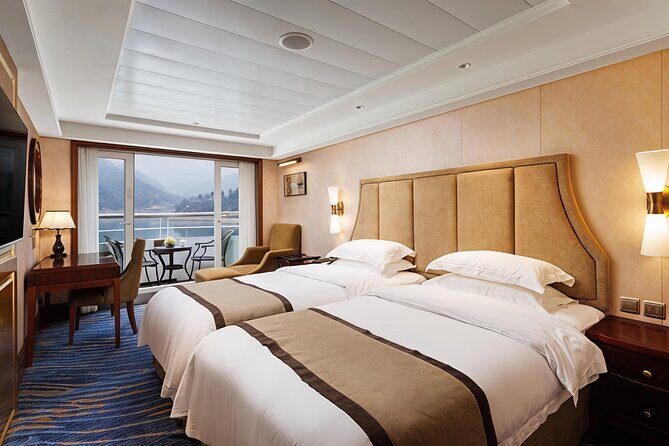 Chongqing: All Inclusive Yangtze Miracle Luxury 4D3N Cruise - Authentic Experiences and Review Highlights