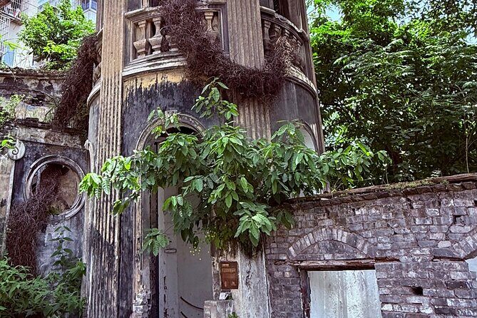 CHONGQING City Guided Hiking Day Tour: Lens, Bites & Hidden Steps - What’s Included and What to Expect