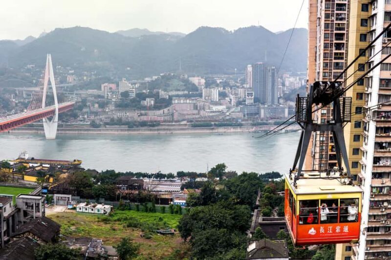 Chongqing: City Walk, Metro Train, Hidden Lanes, Hongya Cave - A Few Tips for Future Travelers