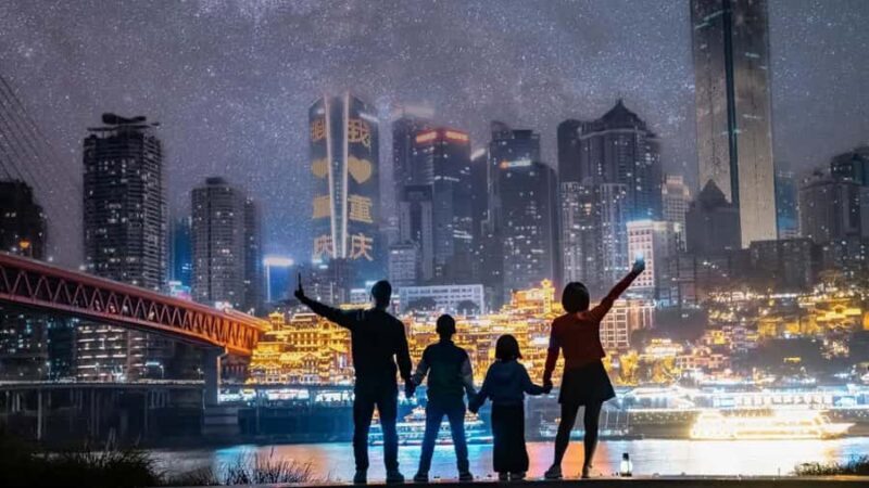 Chongqing: Night Skyline Photoshoot at Hongyadong - Discovering the Magic of Hongyadong at Night