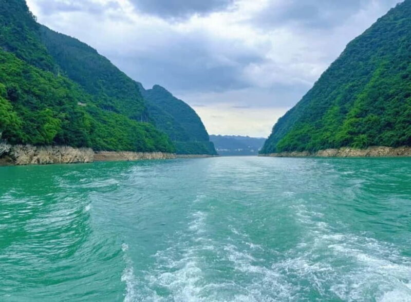 Chongqing One-Day Trip: Wulong's 3 Essentials - In The Sum Up