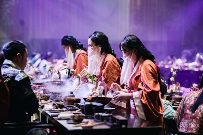 Chongqing: Royal Cultural Dinner Show LiYanBaGuo - Key Points