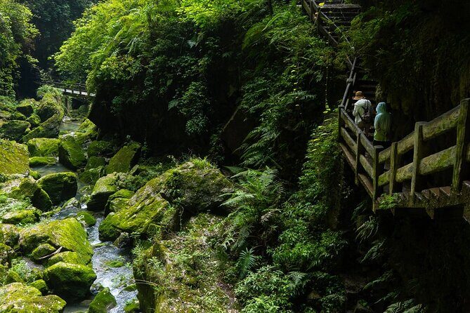 Chongqing Wulong: All inclusive luxury private trip to 2 spots - FAQs