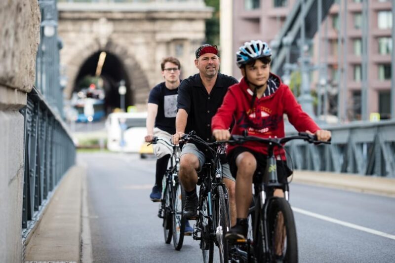 Choose a bicycle and make your own tour in Budapest-24 hrs - Why Incorporate the Reviews and Feedback