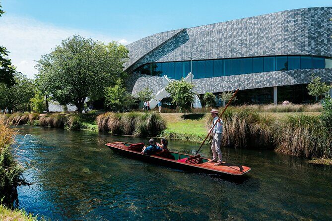 Christchurch Essentials Guided Walking Tour - Key Points