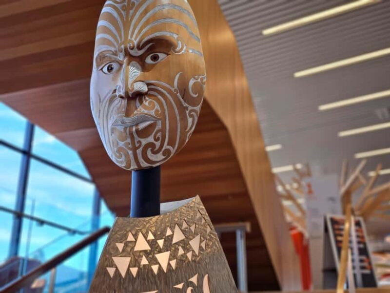 Christchurch: tautahi Meander Walking Tour with Tastings - The Guides: Knowledge and Warmth