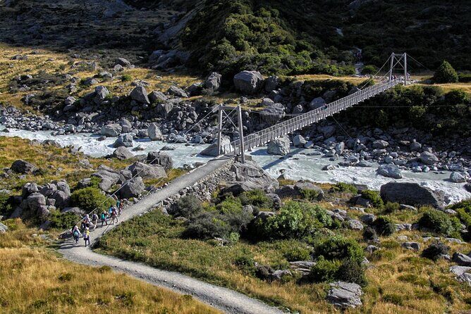 Christchurch to Queenstown One way via Mt Cook with Breakfast - Key Points