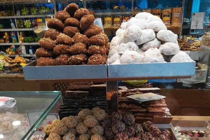 Christmas food and walking tour in Athens - A Closer Look at the Itinerary: What You Can Expect