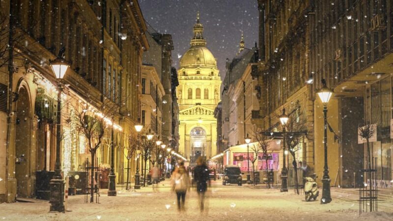 Christmas in Budapest: St. Stephen Basilica & Downtown - A Detailed Look at the Experience