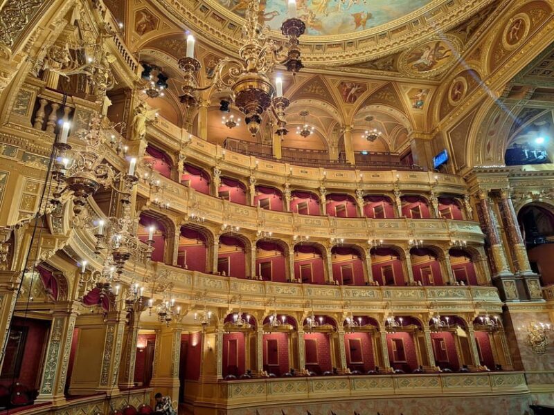 Christmas in Budapest: St. Stephen Basilica & Downtown - Frequently Asked Questions