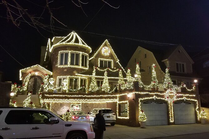 Christmas Lights Tour of Dyker Heights Brooklyn - An In-Depth Look at the Tour Experience