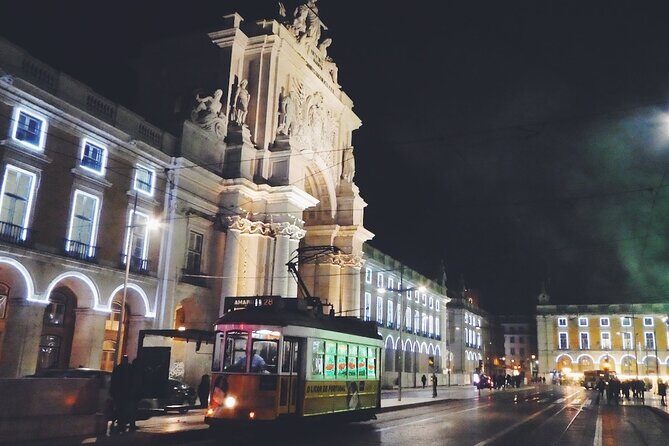 Christmas Lights Tour of Lisbon in Private Eco Tuk Tuk - Who Should Consider This Tour?