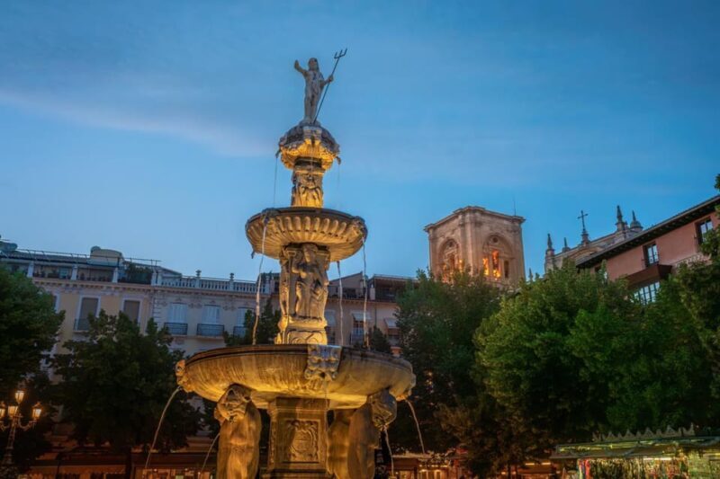 Christmas Magic: Walking Granadas Historic Highlights - Key Points