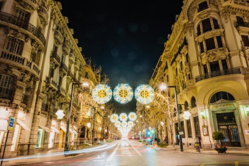 Christmas Magic: Walking Granadas Historic Highlights - First Impressions and Practicalities