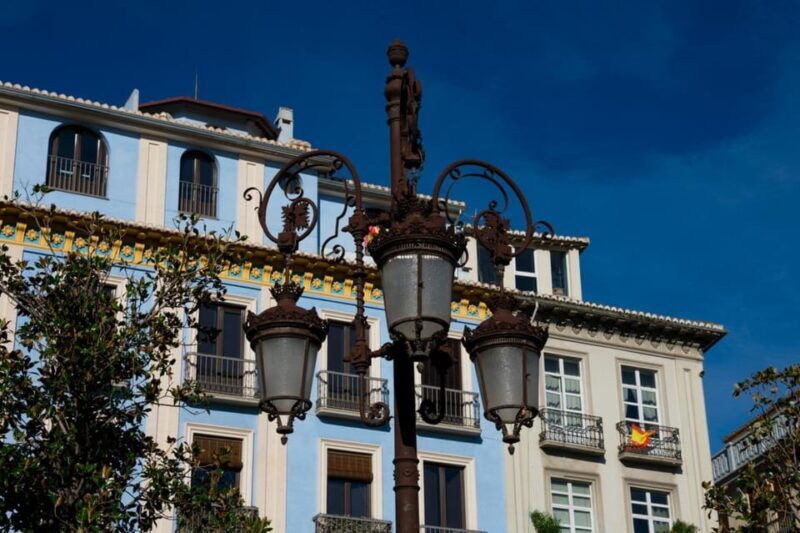 Christmas Magic: Walking Granadas Historic Highlights - Stop 1: Puerta Real