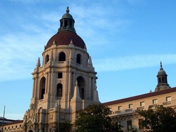 Christmas Market in Americana or Charming Old Pasadena - Private Photo Tour - Key Points
