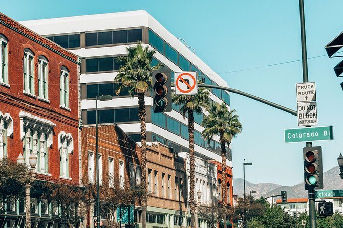 Christmas Market in Americana or Charming Old Pasadena - Private Photo Tour - Practical Details